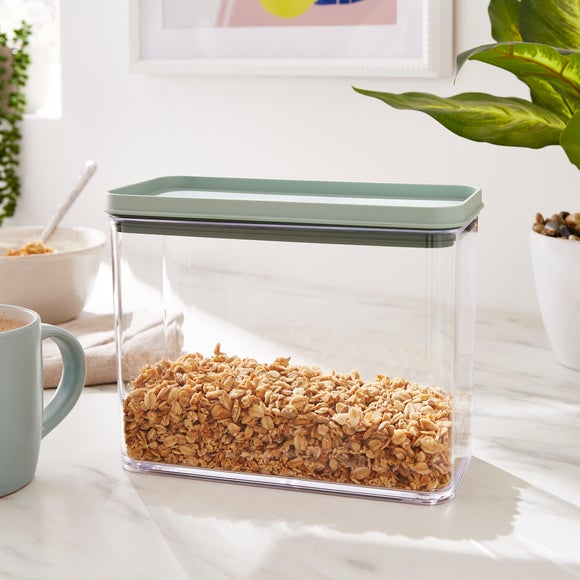 Stackable clear plastic containers store