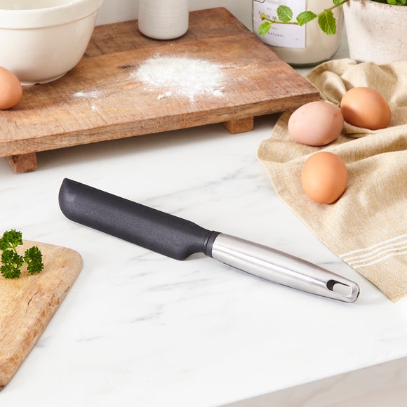 Angled spatula store